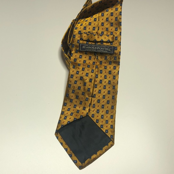 Harold's | Accessories | Harold Powell Silk Mens Tie Gold Blue ...